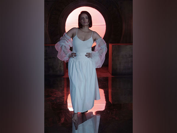 Singer Roshanara Takes Listeners on an Emotional Journey with Her ...