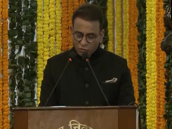 Raghuvinder Shokeen takes oath as Delhi minister, replaces Kailash Gahlot