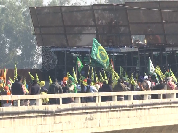 'Hamari awaz ko na kuchla jaye': Farmers' marching to Delhi appeal to ...