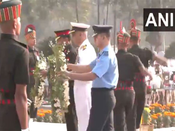 Vijay Diwas: Indian Armed Forces, Bangladesh Army pays tribute to soldiers in Kolkata