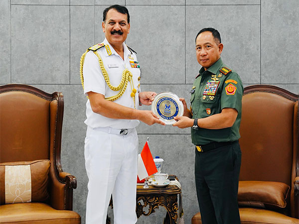 Indian Navy chief meets Indonesian Armed Forces Commander to strengthen ...