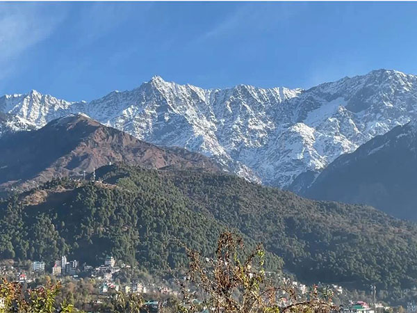 Himachal Pradesh: Dhauladhar mountains cover with snowfall, Dharamshala ...