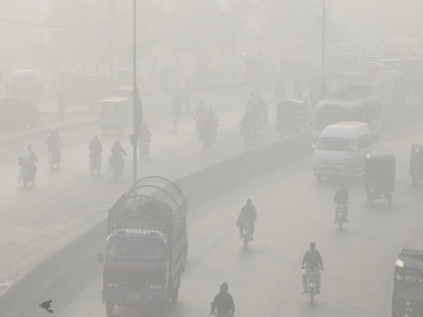Pakistan: Lahore continues to face hazardous air quality amid severe ...