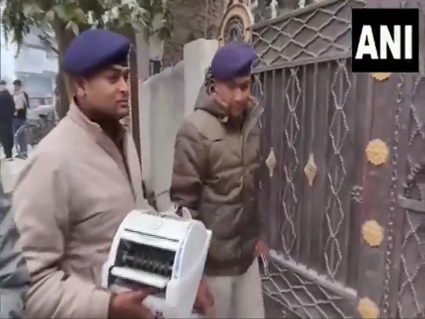 Vigilance Department raids District Education Officer's home in Bihar