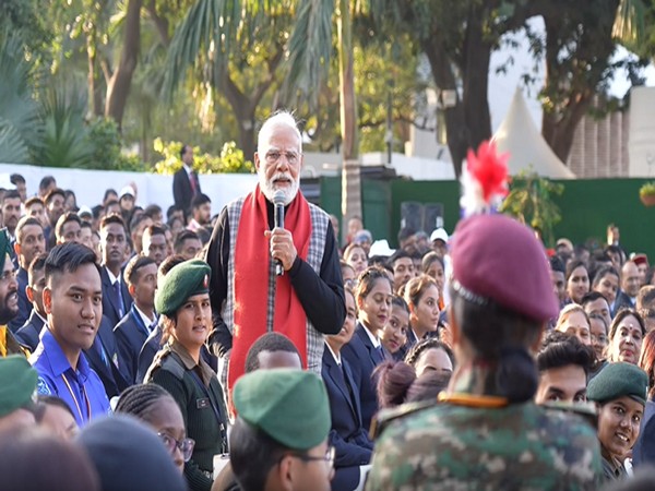 PM Modi interacts with NCC cadets, NSS volunteers, tableaux artists and ...