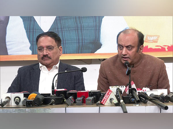 "Both exposing each other's corruption": BJP targets Kejriwal and Rahul ...