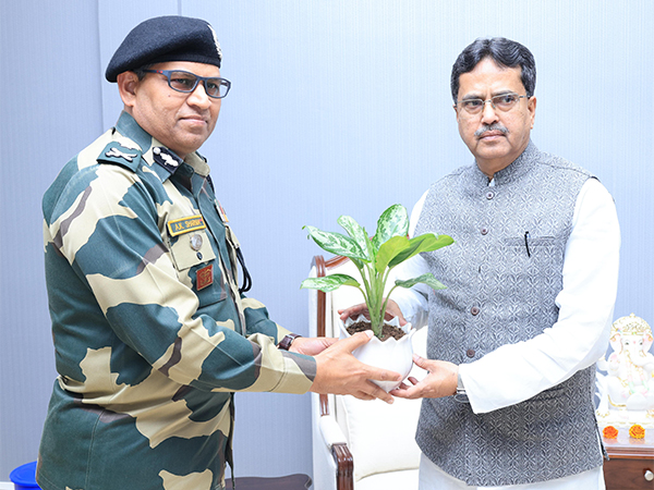 Tripura: Inspector General, BSF meets CM Manik Saha, briefs him on border security