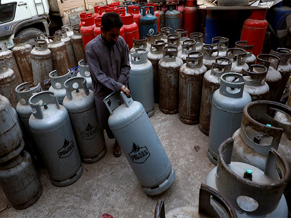 Pak company announces gas load shedding for Ramadan