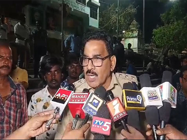 Two killed in boat capsize at Godavari Pushkar Ghat in Andhra Pradesh