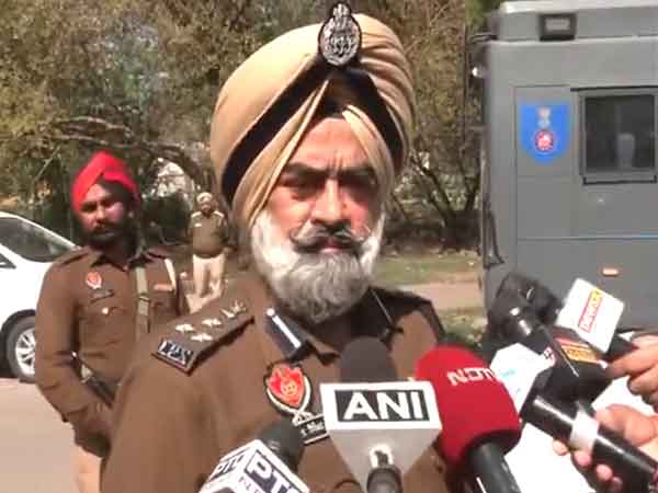 Kisan Morcha march to Chandigarh halted, Punjab Police ensures tight ...