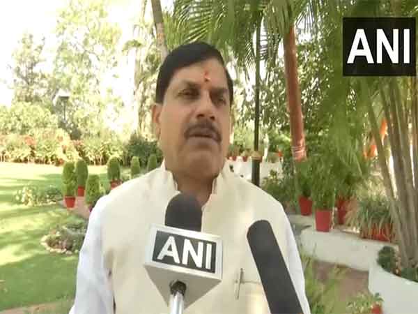 MP CM Mohan Yadav urges collectors, public representative to install ... MP CM Mohan Yadav urges collectors, public representative to install ...