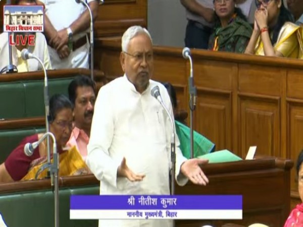 Bihar CM Nitish Kumar gets angry as RJD MLA uses mobile in Assembly