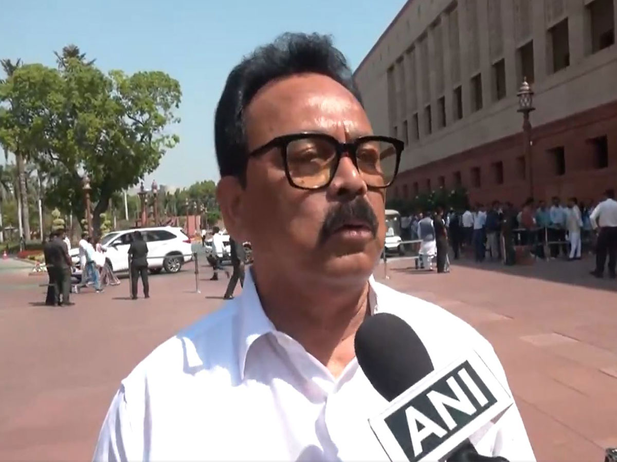 "Sanskar toh kuch hain nahi...": Congress leader Sukhdeo Bhagat attacks ...