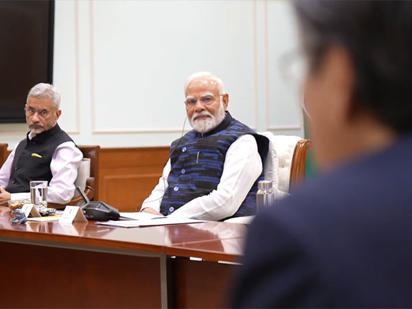 PM meets Japanese delegation, discusses deepening economic cooperation between nations