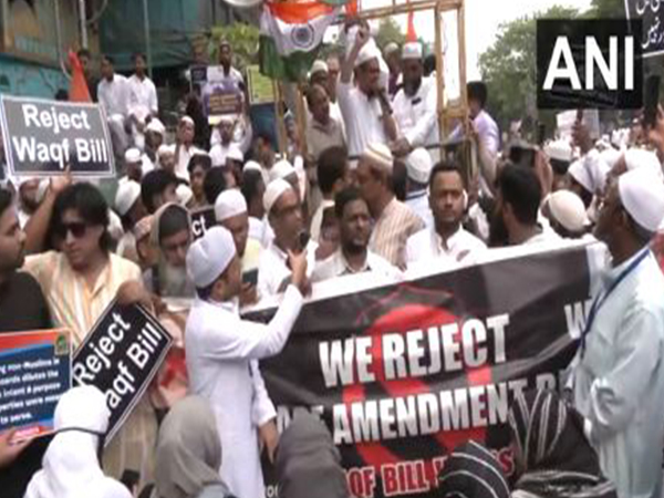 Bengal: Muslim outfits protest against Waqf Amendment Bill in Kolkata
