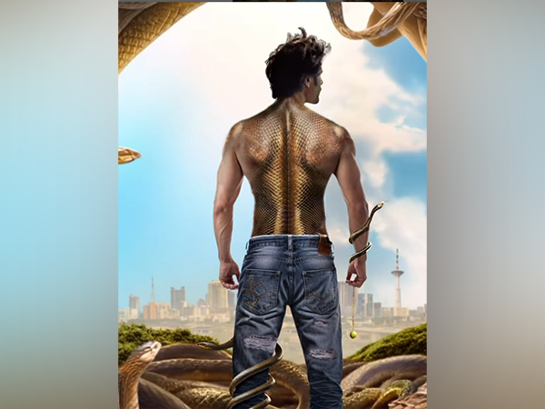 Kartik Aaryan to play "naag" in Karan Johar's next film 'Nagzilla'