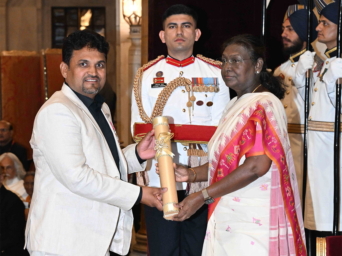 Para Athletics coach Dr Satyapal Singh receives Padma Shri award from President Murmu