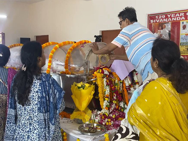 UP: Padma Shri awardee, Yoga Guru Swami Sivananda passes away at 129 in Varanasi