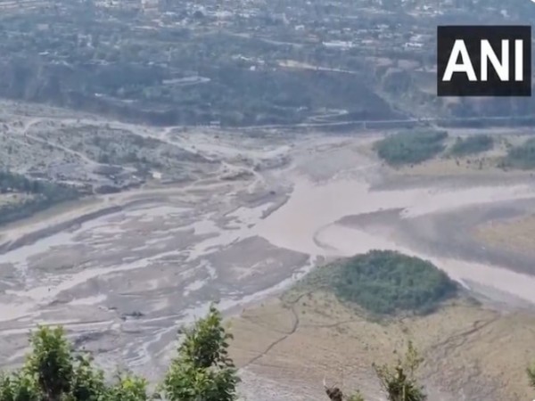 All gates of Salal Dam on Chenab River closed, significant drop in ...