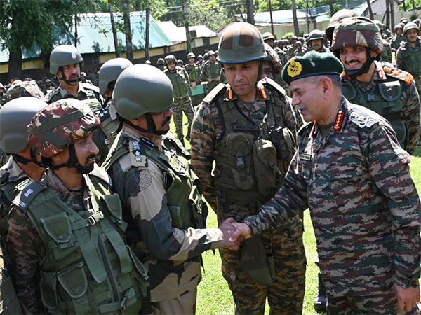 COAS Upenda Dwivedi visits forward locations of Dagger division ...