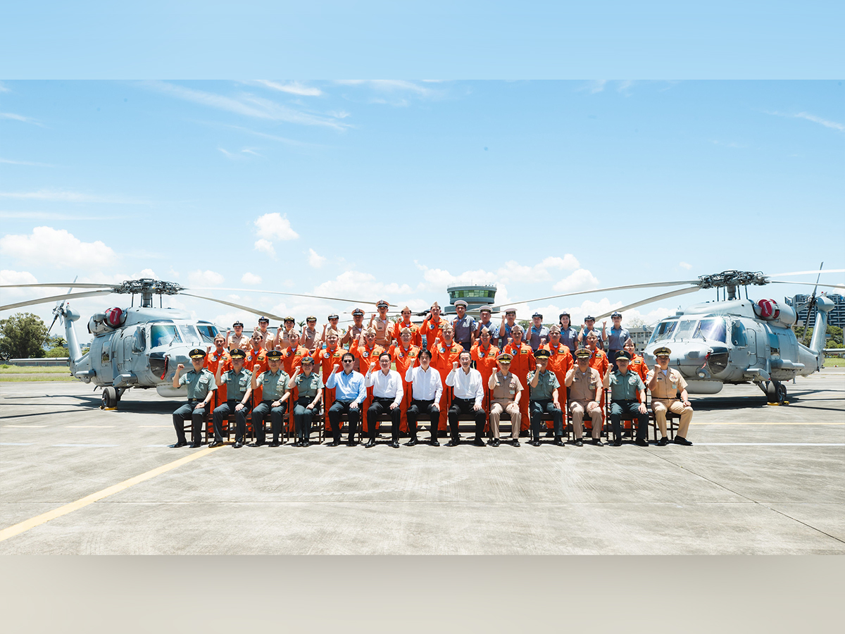 Taiwan President hails dedication of Armed Forces during visit to Army ...