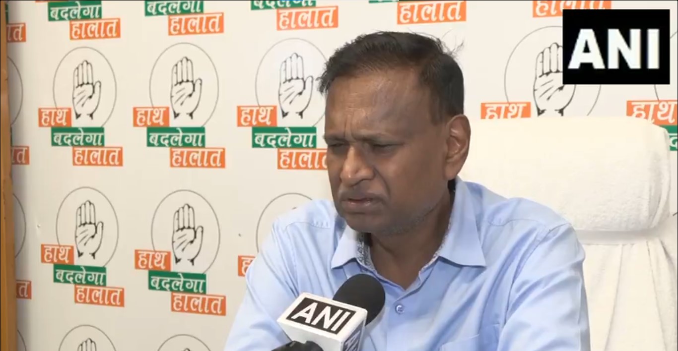 "Learned and highly secular" Udit Raj prides Javed Akhtar over "hell ...