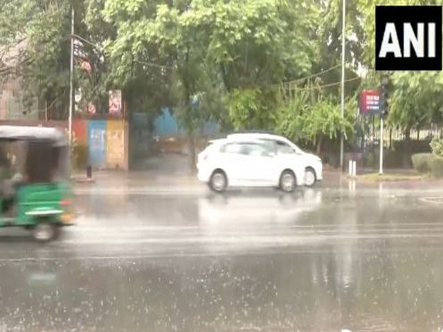 Parts of Delhi receive fresh spell of rain