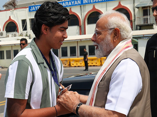 PM Modi meets 14-year-old cricket sensation Vaibhav Suryavanshi at ...