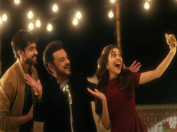 Adnan Sami, Asha Bhosle's song 'Aao Na' released, features Avinash ...