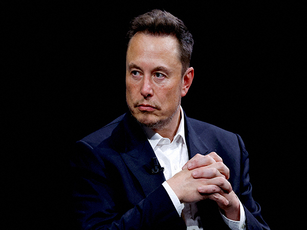 Tesla Shares Fall Amid Public Feud Between Musk Trump