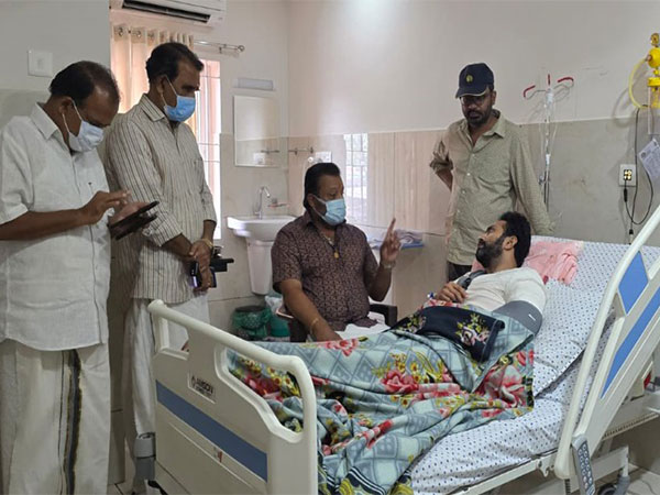 Thrissur: Union MoS Suresh Gopi meets Malayalam actor Shine Tom Chacko ...