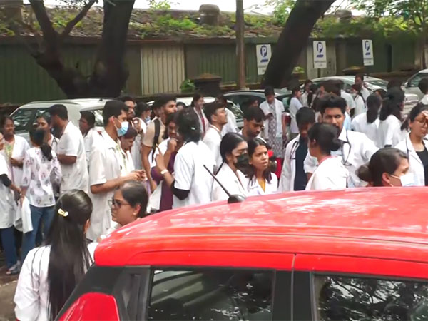 Goa health minister apologises to doctors even as protests continue at ...