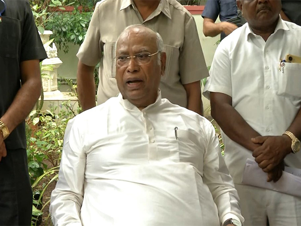 "Never seen a PM who lies so much": Mallikarjun Kharge hits out at PM Narendra Modi