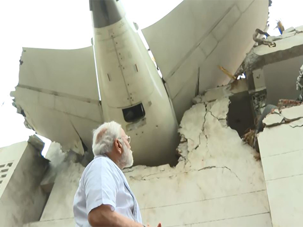Air India plane mishap: PM Modi visits crash site, assesses ground ...