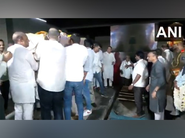 Former Gujarat CM Vijay Rupani cremated with full state honours; Amit ...