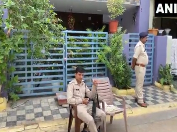 MP: EOW raids house and office of Indore Municipal Corporation's garden officer Chetan Patil