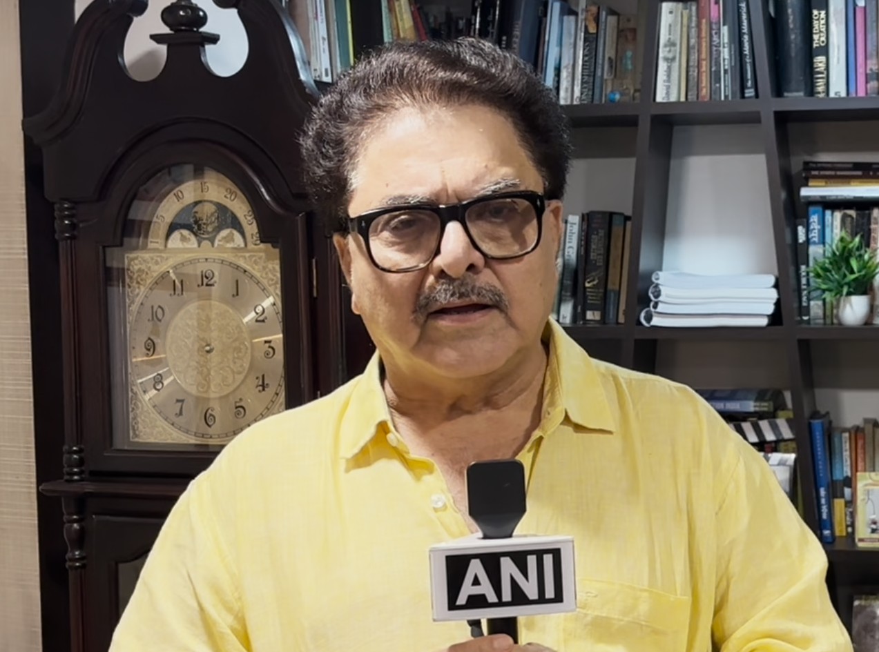 Filmmaker Ashoke Pandit condemns Naseeruddin Shah's support to Diljit ...