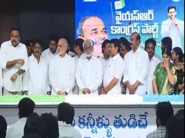 YSRCP leaders celebrate 76th birth anniversary of former CM YSR Reddy
