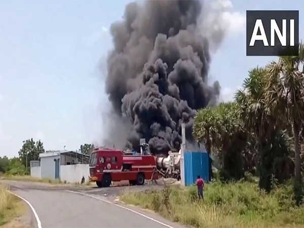 TN: Massive fire breaks out at Tar processing factory in Kanchipuram ...