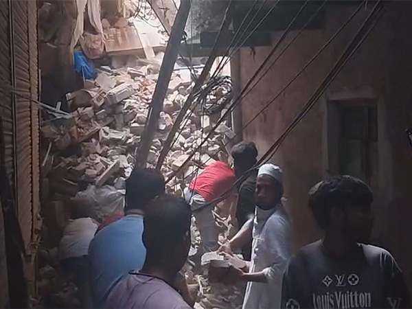 Seelampur building collapse: Death toll rises to 6, eight injured; rescue ops underway