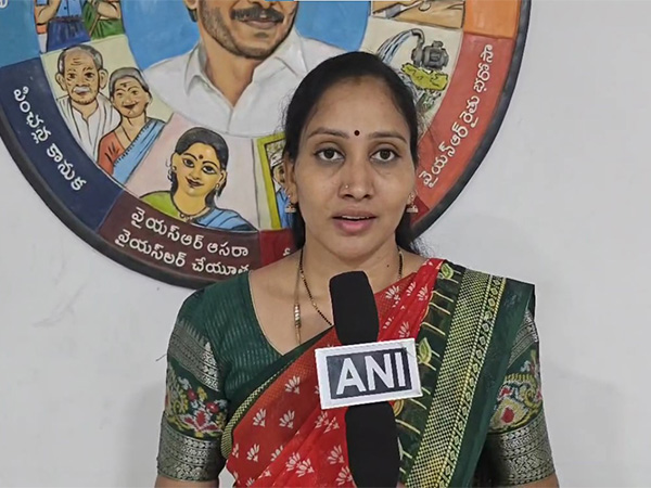 YSRCP's Sheelam Nadiya demands apology from TDP MLA Bhanu Prakash for "derogatory remarks ...