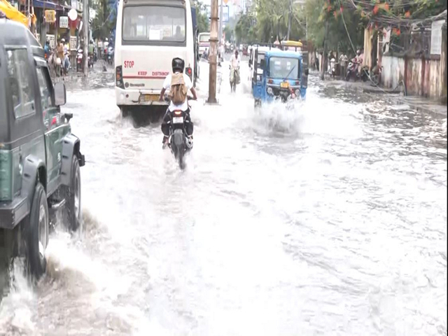 Assam: Heavy rain causes waterlogging in various parts of Guwahati city