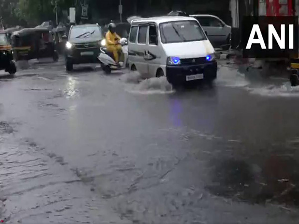 Heavy rain lashes Mumbai, triggers waterlogging