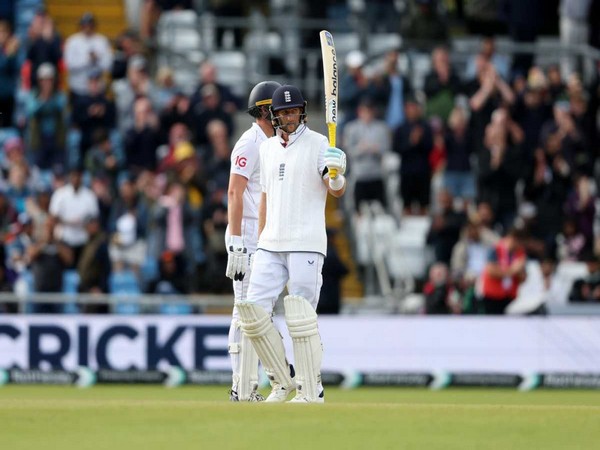Pope-Root century stand takes England beyond 300-run mark (Day 3, Lunch)