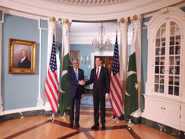 US Secretary of State Marco Rubio meets Pakistani Deputy PM Ishaq Dar