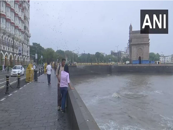Maharashtra: Heavy rainfall lashes parts of Mumbai