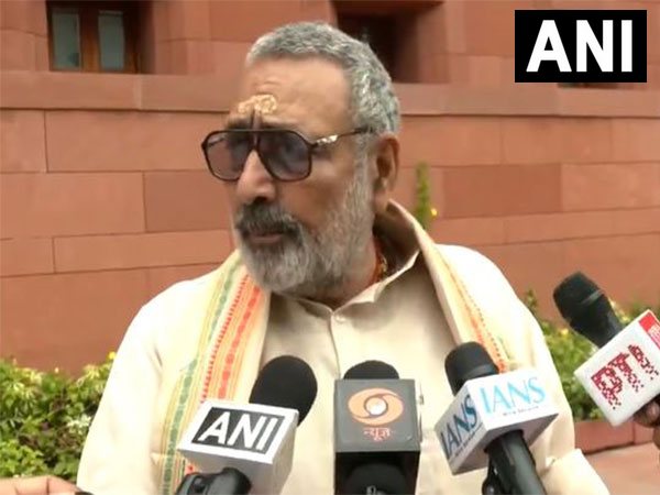 "Unfortunate that LoP...." Union Minister Giriraj Singh slams Rahul ...