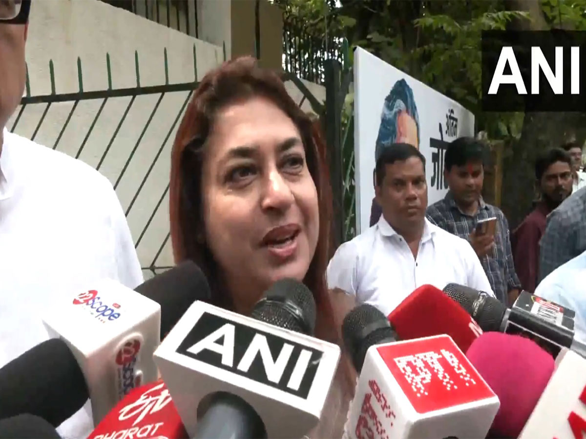 TMC MP Shatabdi Roy attends last rites of former Jharkhand CM Shibu Soren