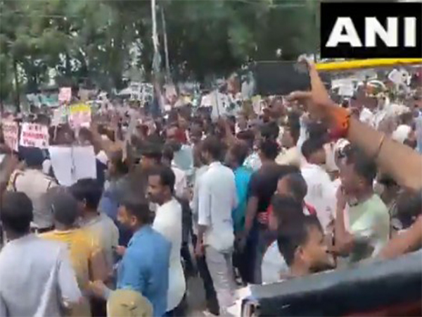 STET aspirants protest in Patna, police resort to lathicharge