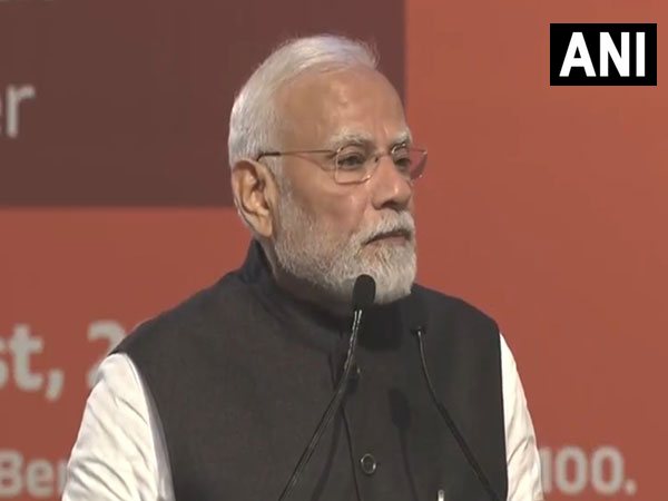 PM Modi pushes 'Atmanirbhar Bharat' mission with "Zero Defect, Zero Effect"